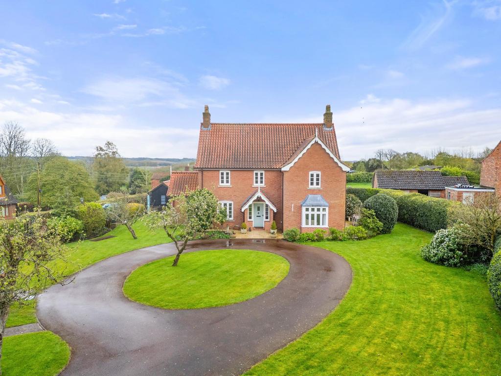 Rowan House, Raithby, PE23 3 bed detached house - £475,000