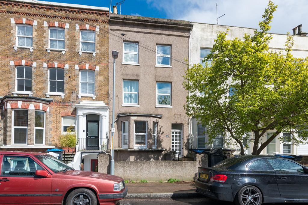 Crescent Road, Ramsgate 1 bed flat - £165,000