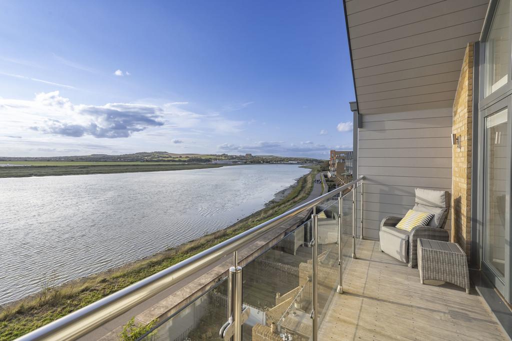 Salt Marsh Road, Shoreham-by-Sea BN43 5 bed terraced house - £1,100,000
