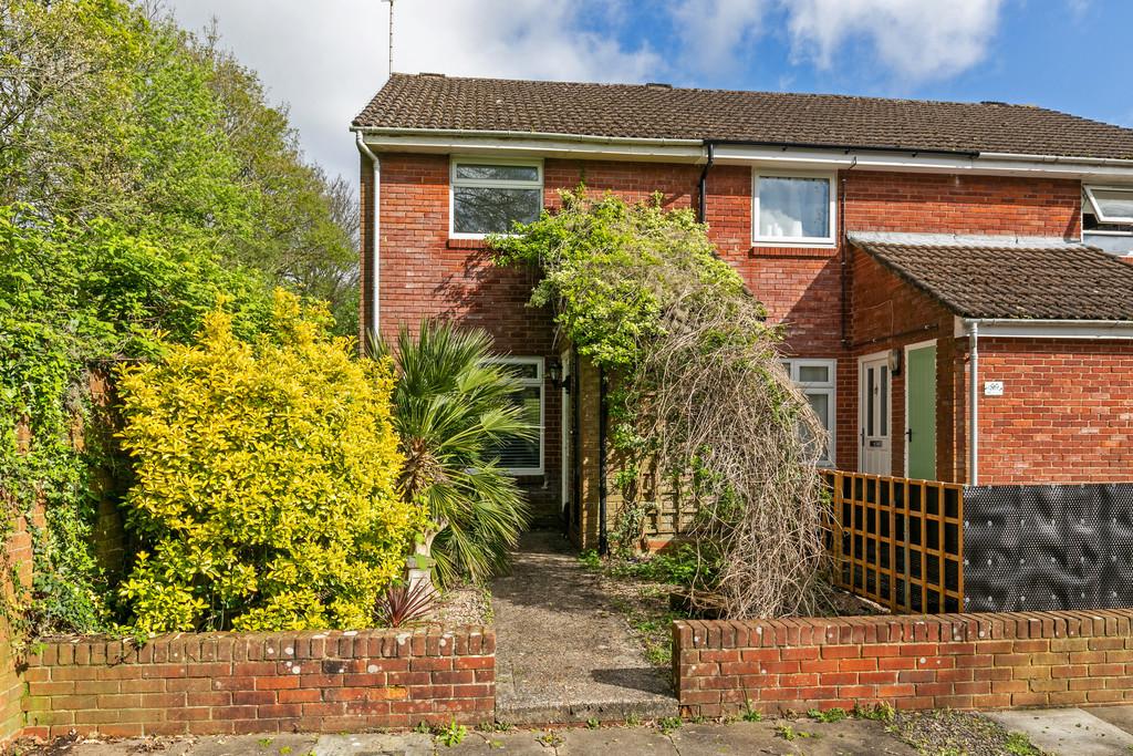 May Tree Close, Winchester, SO22 2 bed end of terrace house - £300,000