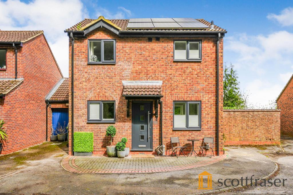 Brogden Close, Botley, OX2 4 bed detached house - £2,500 pcm (£577 pw)
