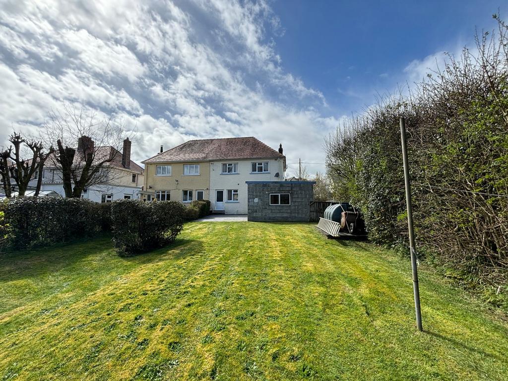 Llanwnnen, Lampeter, SA48 3 bed semi-detached house - £195,000