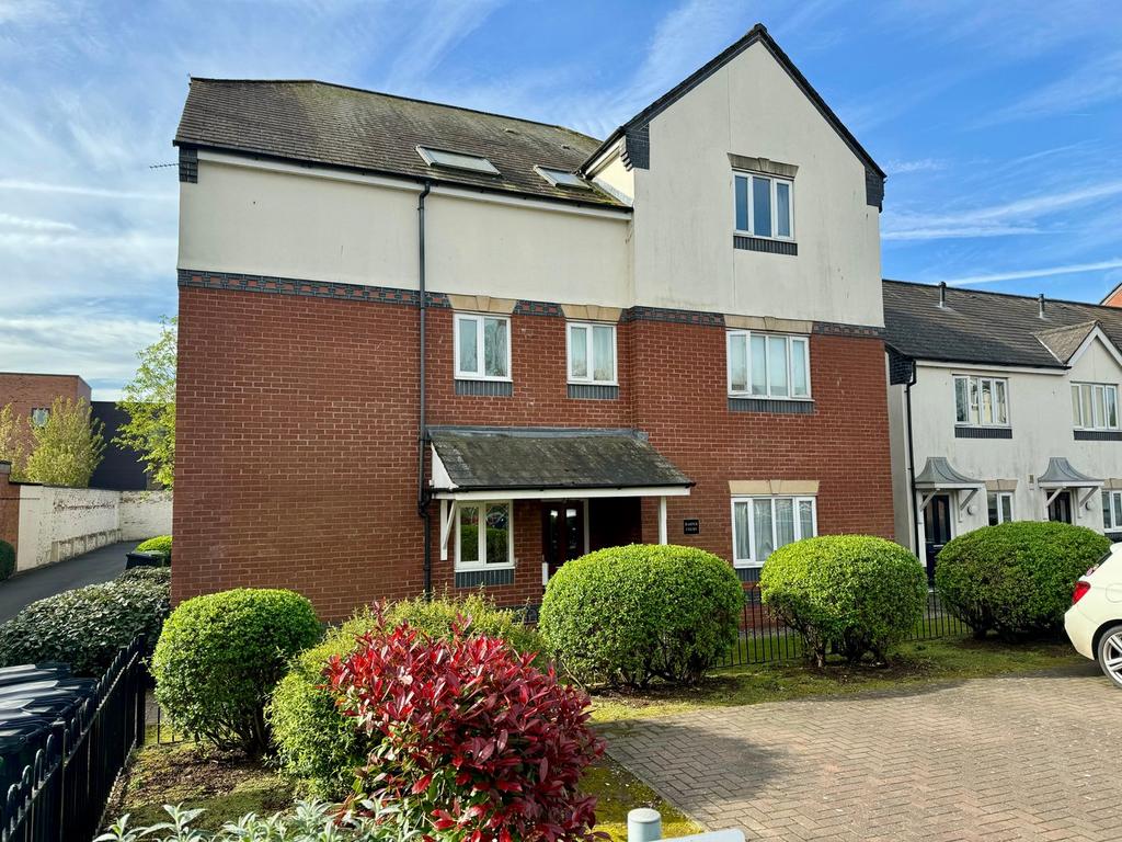 Old Mill Close, Hereford, HR4 2 bed apartment - £150,000