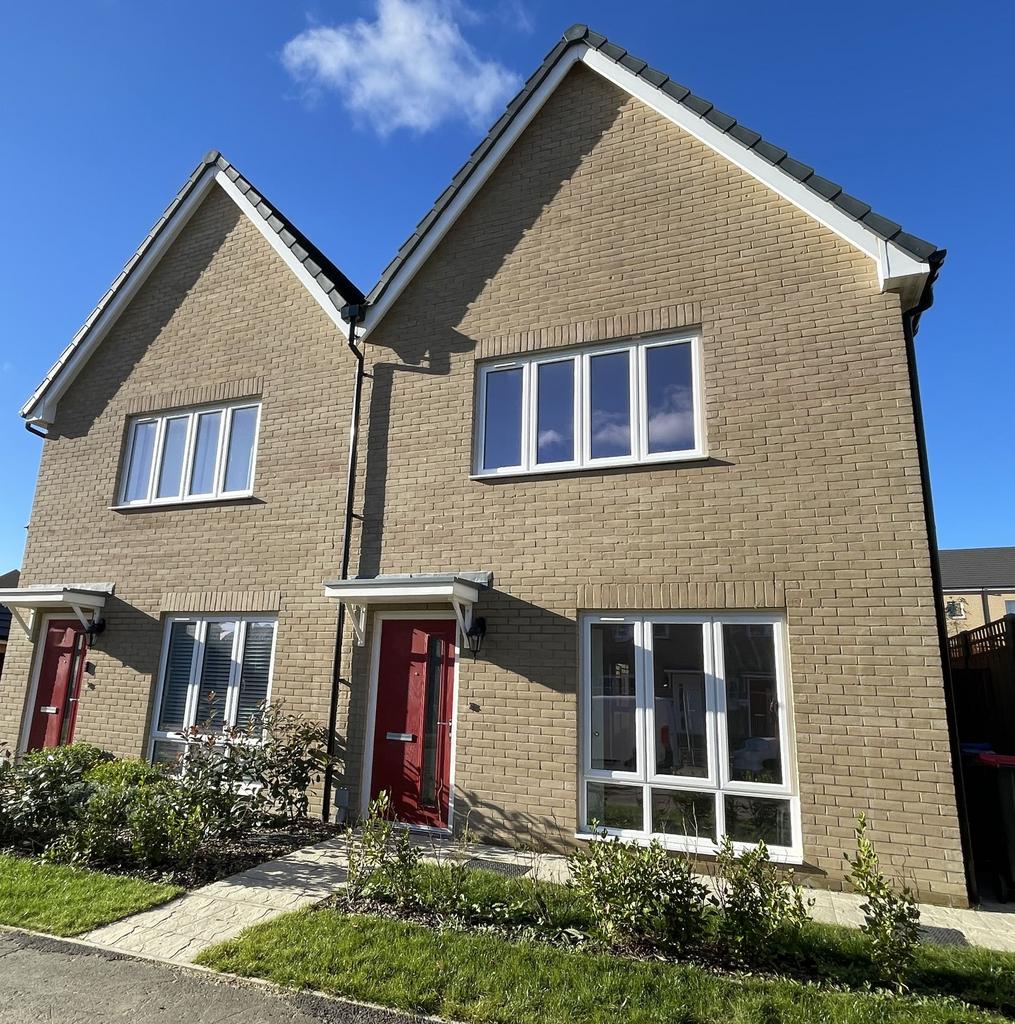 Tattenhoe Park, Milton Keynes MK4 3 bed semi-detached house - £1,600 ...