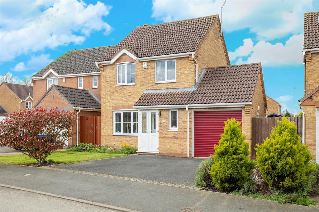 Buxton Drive Desborough Kettering 3 Bed Detached House For Sale £