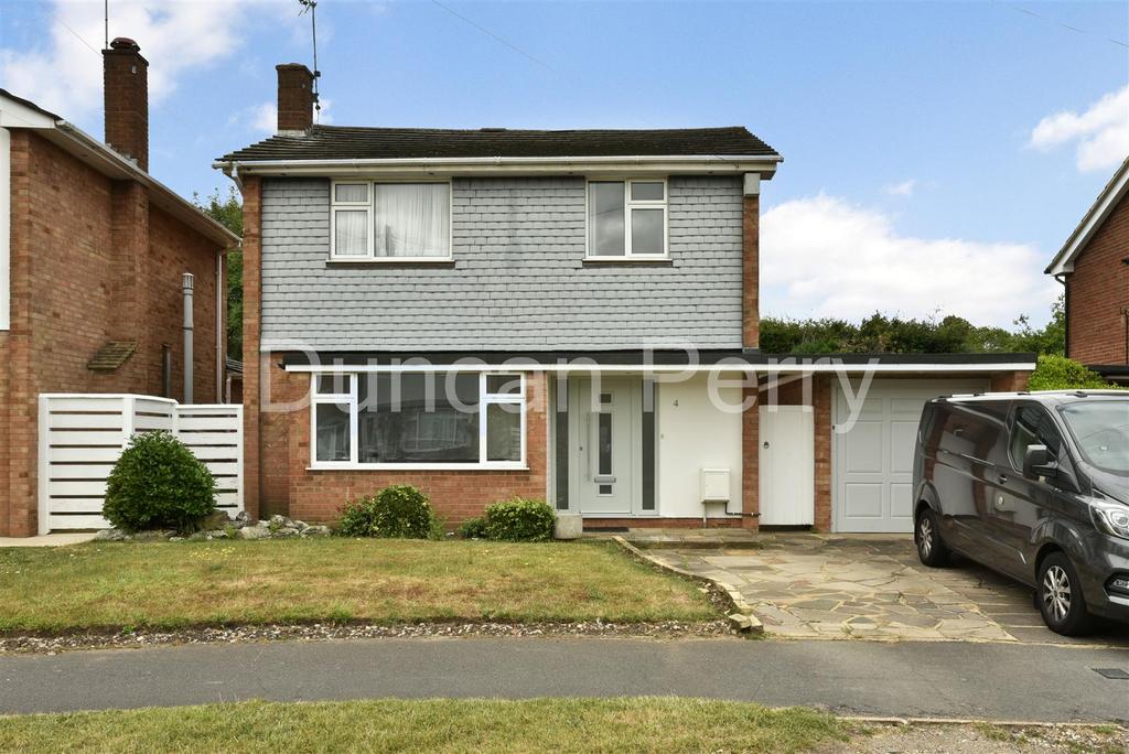 Grangewood, Potters Bar EN6 3 bed detached house - £769,000