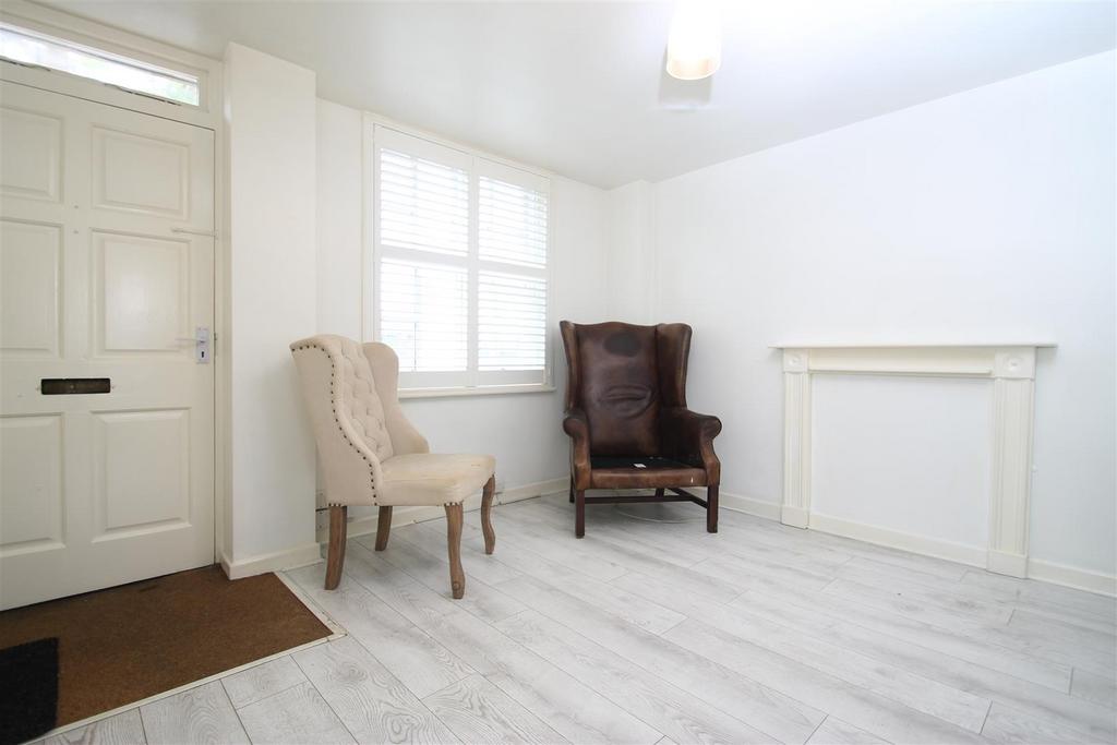 High Street, Knaresborough HG5 2 bed flat for sale - £159,950