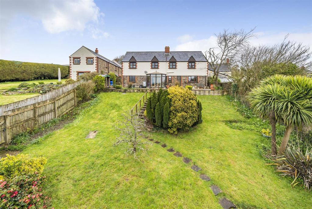 Guscott, Huntshaw, Torrington 4 bed detached house - £425,000