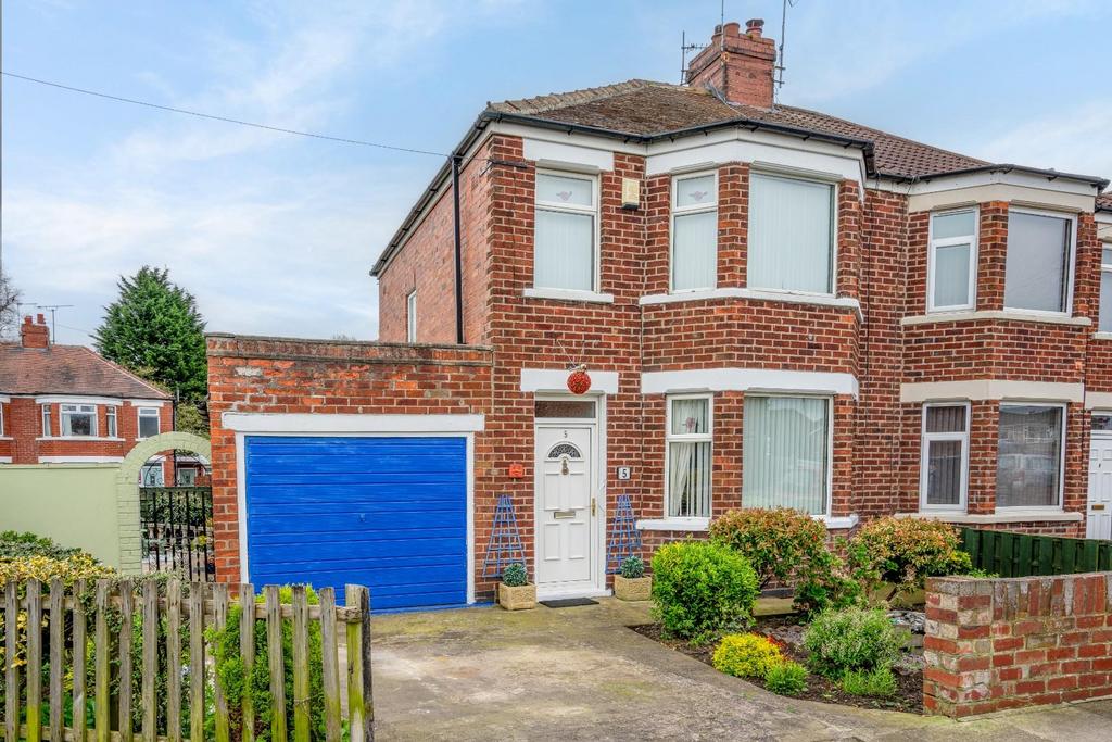 Plantation Drive, York 3 bed semi-detached house - £260,000
