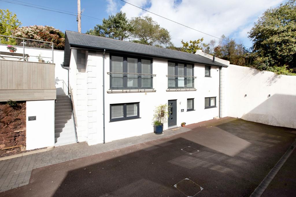 Holcombe Hall, Holcombe Drive, EX7 3 bed detached house - £470,000