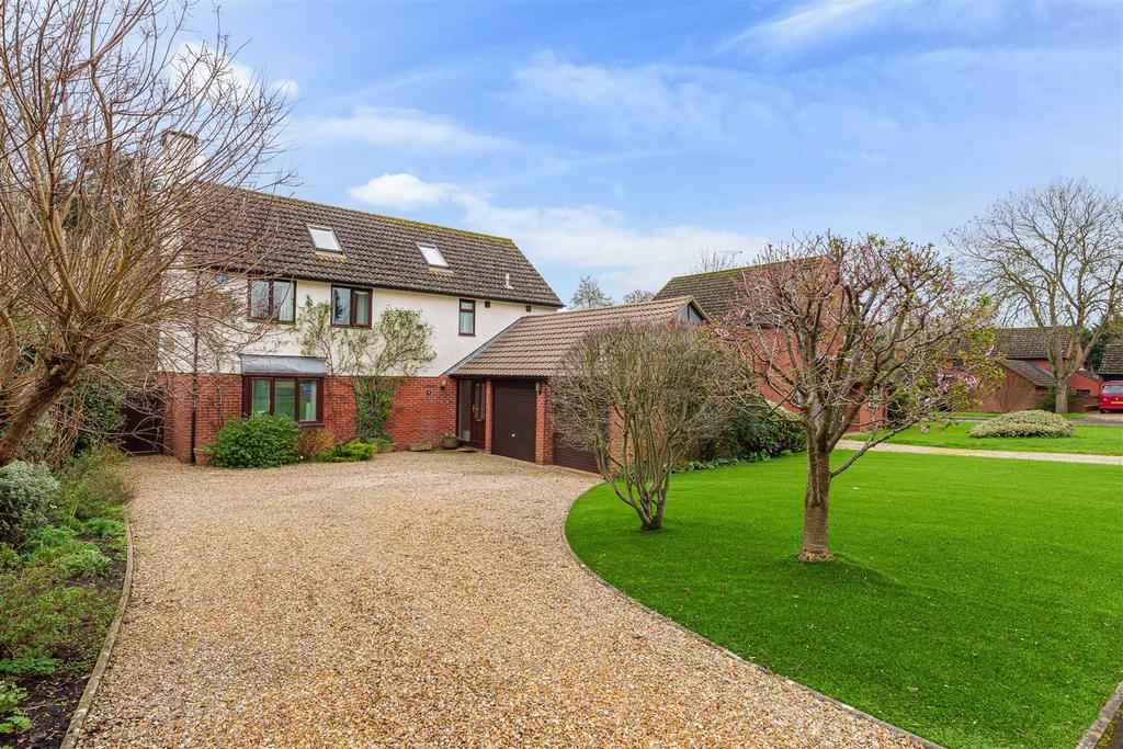 Batts Park, Taunton 5 bed detached house - £635,000