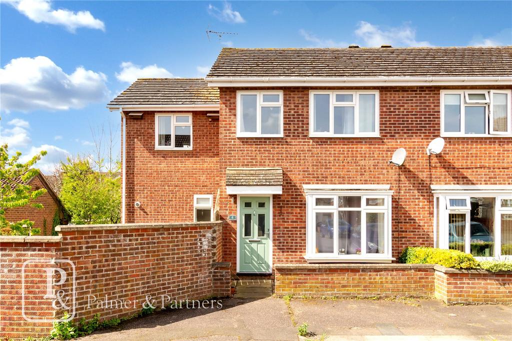 Granville Close, West Bergholt... 4 bed semi-detached house - £400,000