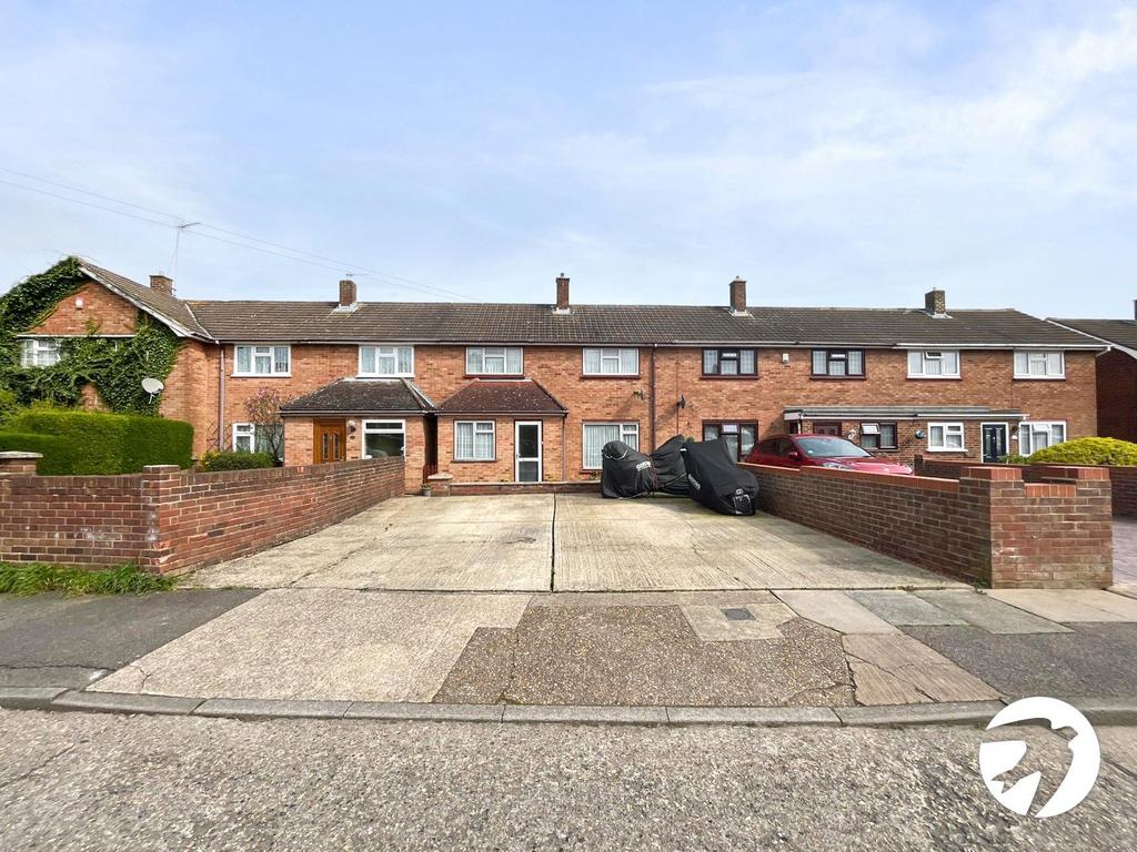 Tern Crescent, Rochester, Kent, ME2 3 bed terraced house - £300,000