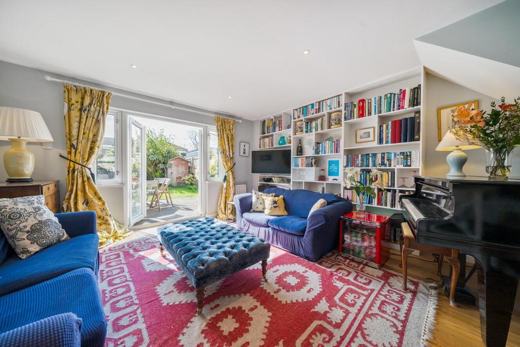 Shire Place, Earlsfield 2 bed end of terrace house for sale - £700,000