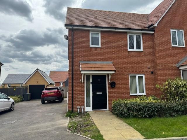 Hailsham BN27 3 bed semi-detached house to rent - £1,550 pcm (£358 pw)