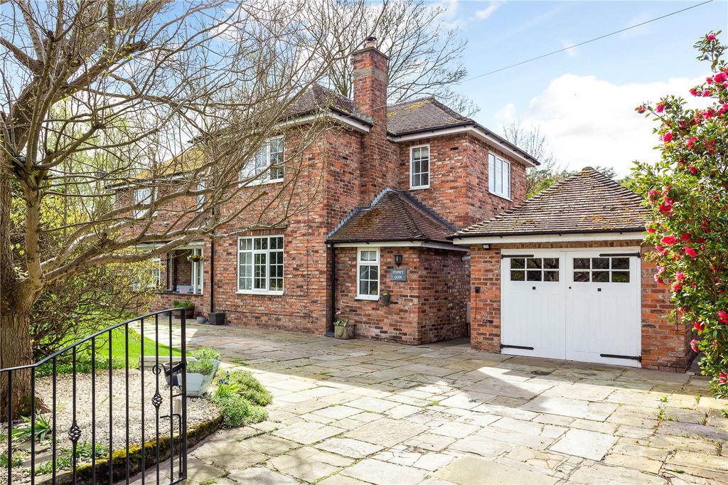 Stoney Lane, Wilmslow, Cheshire, SK9 4 bed detached house - £950,000