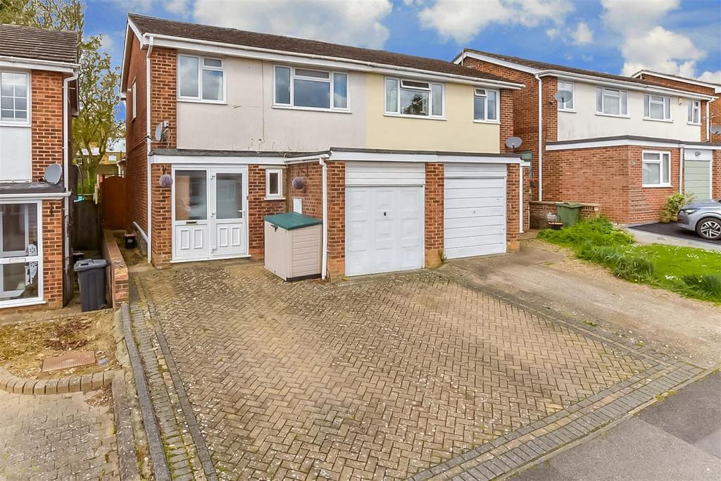 Ragstone Road, Bearsted, Maidstone, Kent 3 bed semi-detached house - £ ...