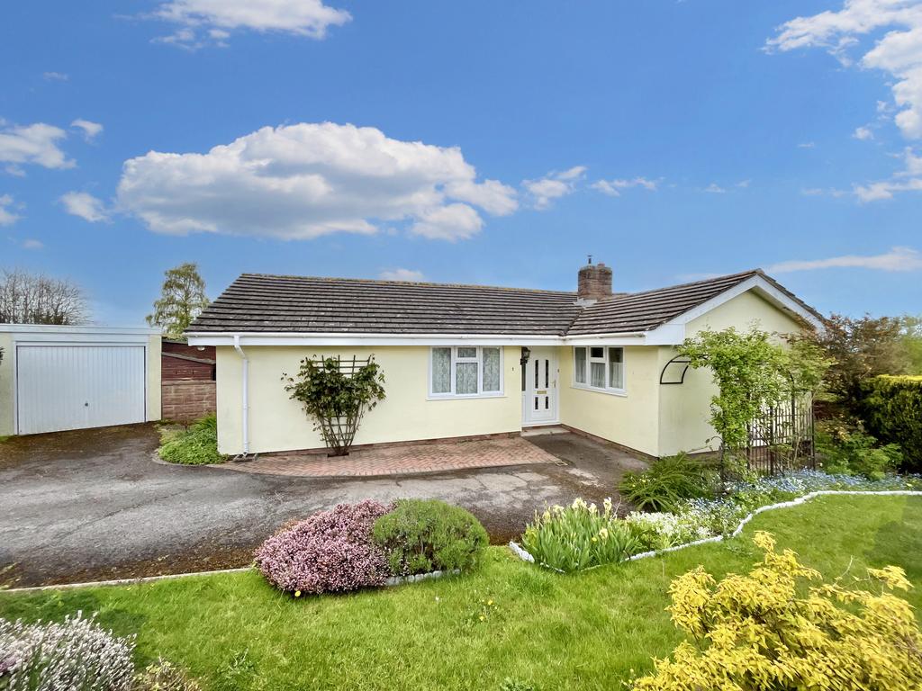 Bracken Edge, West Quantoxhead TA4 3 bed detached bungalow for sale - £ ...
