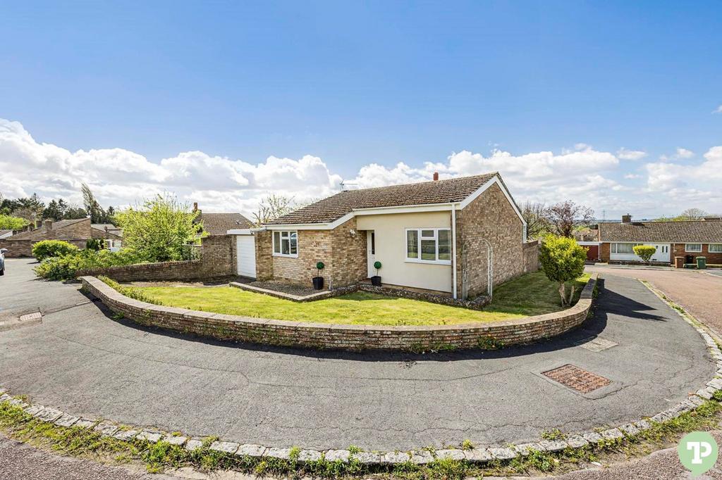 Larch End, Garsington, OX44 3 bed detached bungalow for sale - £435,000