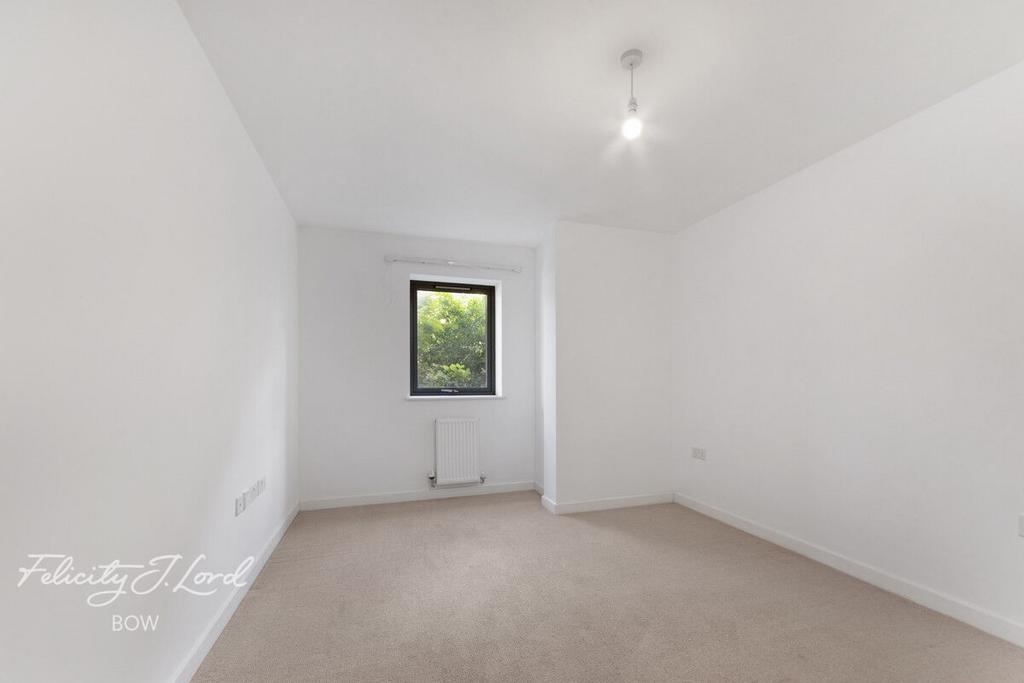 Heath Place, London 3 bed apartment - £500,000