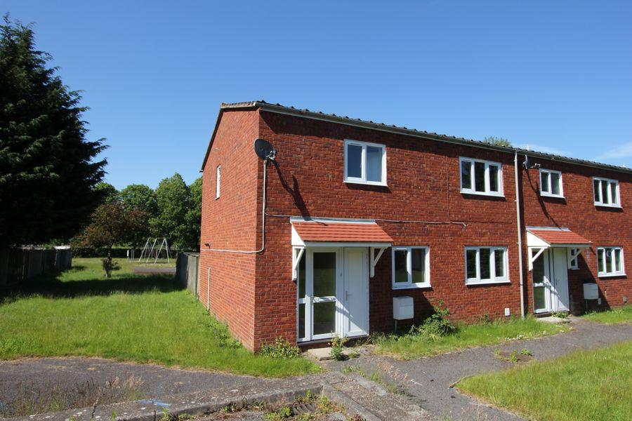 Maude Road, Beaconsfield 4 bed end of terrace house - £1,750 pcm (£404 pw)