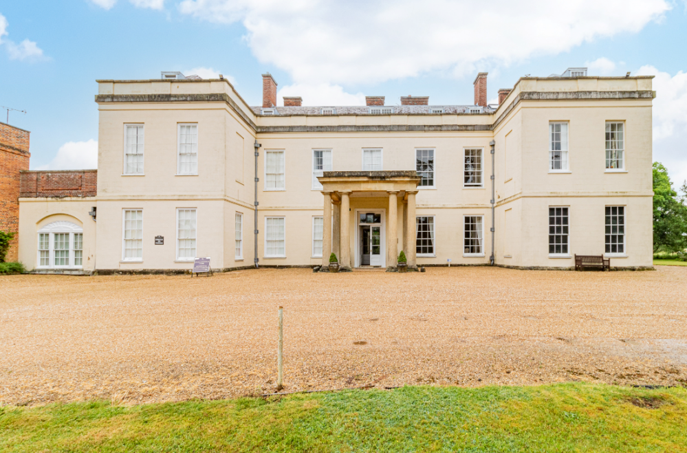 Swallowfield Park, Swallowfield 2 bed apartment - £1,300 pcm (£300 pw)