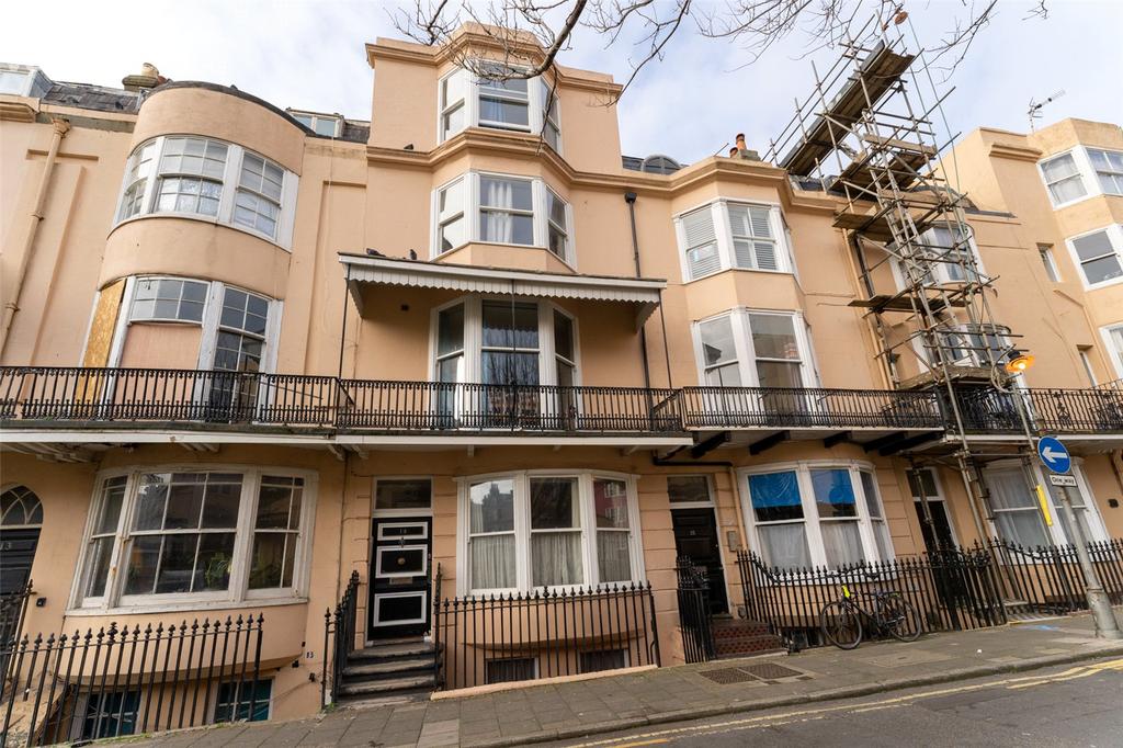 Bedford Square, Brighton BN1 1 bed flat - £700 pcm (£162 pw)