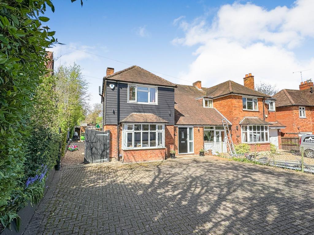 Kentwood Hill, Tilehurst, Reading, RG31 3 bed semi-detached house - £ ...