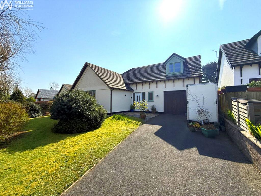 Brig Y Nant, Llangefni, Anglesey, LL77 4 bed detached house for sale ...