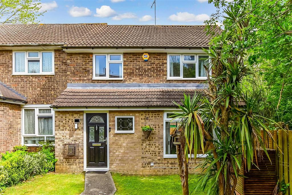 Curling Tye, Basildon, Essex 3 bed end of terrace house - £340,000