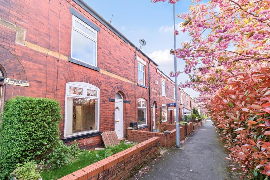 Wellington Road, Swinton, Manchester 2 bed terraced house - £150,000