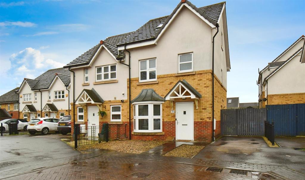 Isleworth Close, Hull 3 bed semi-detached house - £170,000