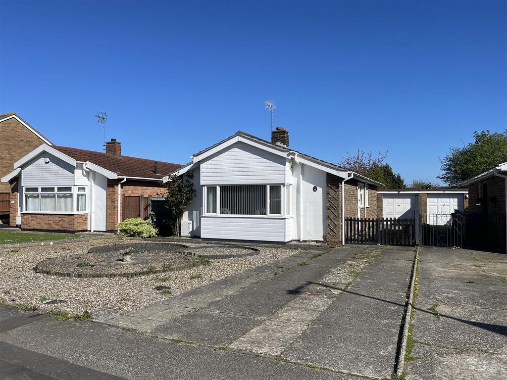 Ranworth Avenue, Lowestoft 3 bed detached bungalow - £220,000