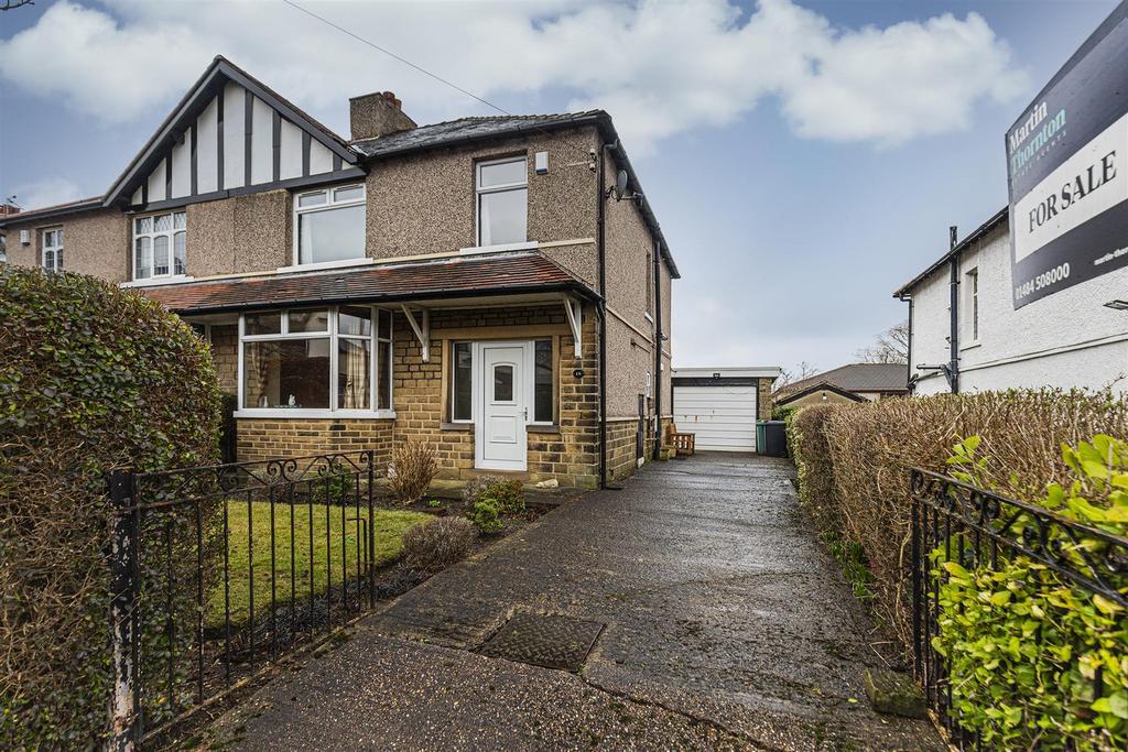 Howard Road, Huddersfield HD3 3 bed semi-detached house - £290,000