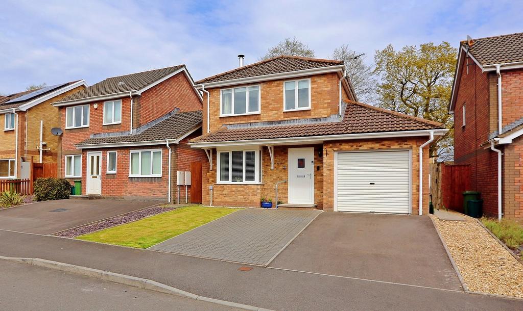 Cae Garw, Pontypridd CF38 3 bed detached house - £315,000