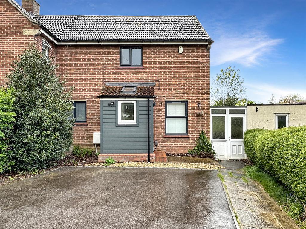 Dudley Road, Cambridge CB5 2 bed semi-detached house - £400,000