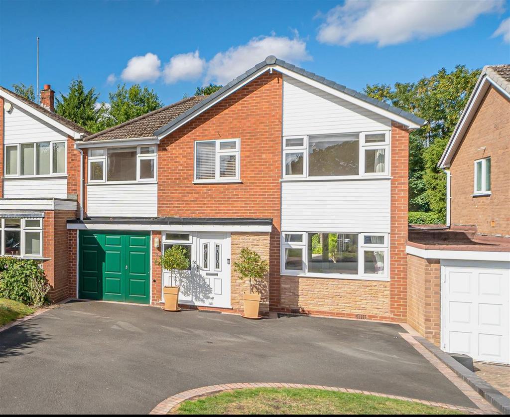 2 Whiteladies Court, Albrighton... 4 bed link detached house - £410,000