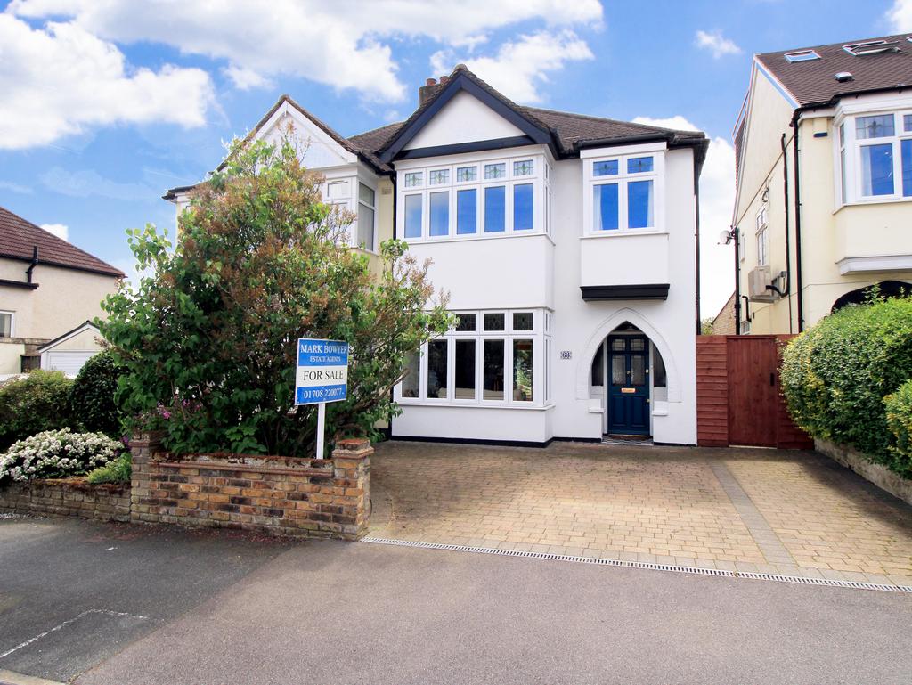Granton Avenue, Upminster RM14 3 bed semi-detached house for sale - £ ...