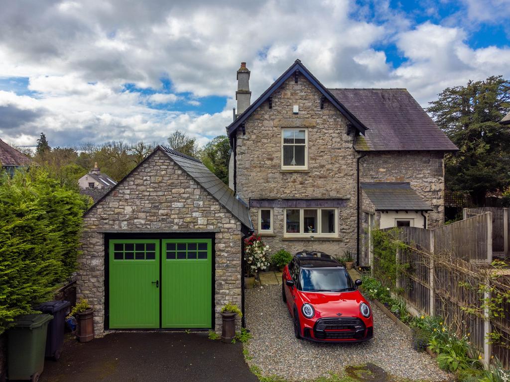Ghyll Head House, Kendal 3 bed detached house for sale - £650,000