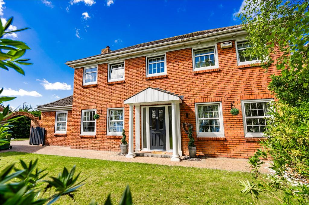 Elwyn Place, Cleethorpes... 4 bed detached house - £349,950