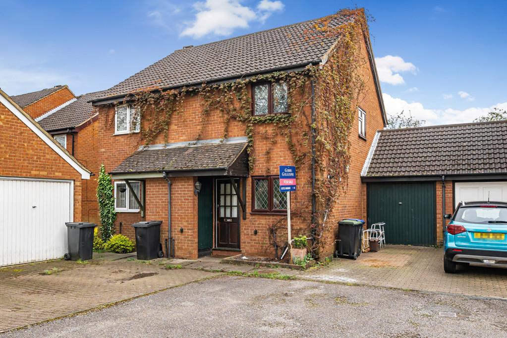 Lindsey Road, Denham, Buckinghamshire 2 bed semi-detached house - £400,000