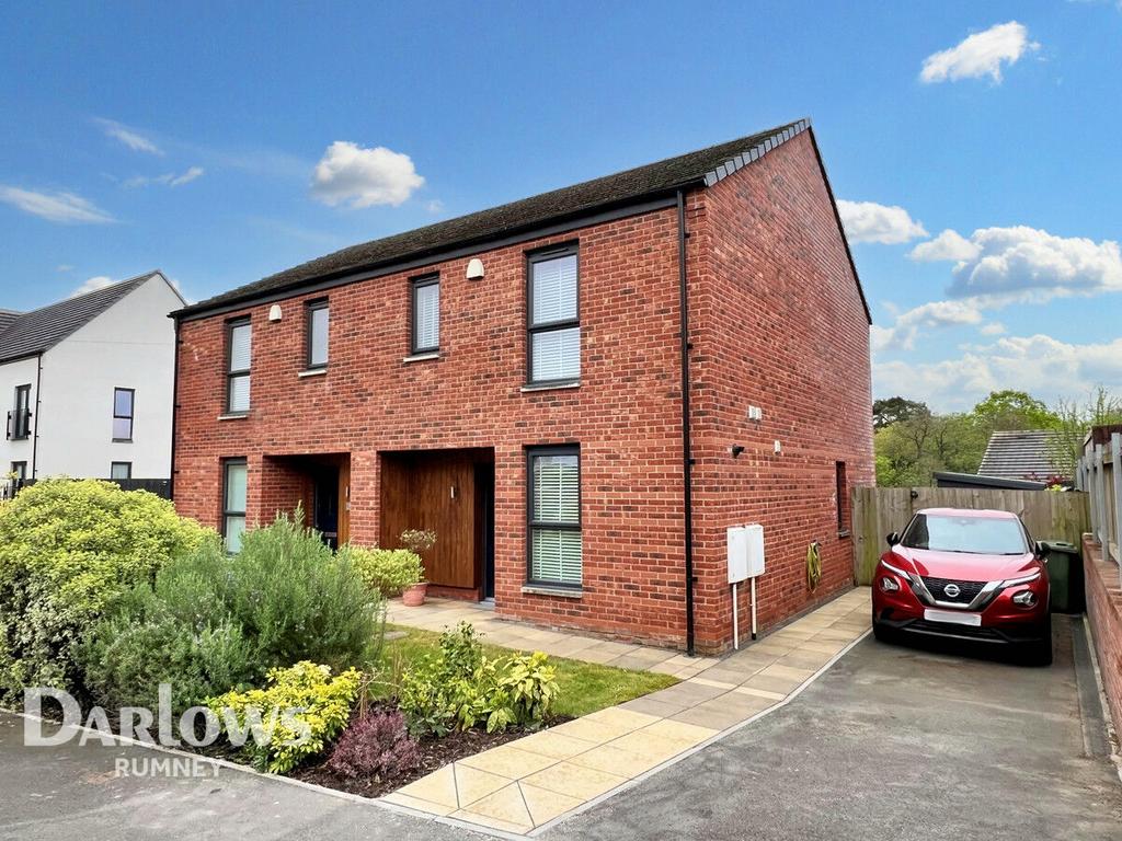 Captains View, Braunton Crescent... 3 bed semi-detached house - £250,000