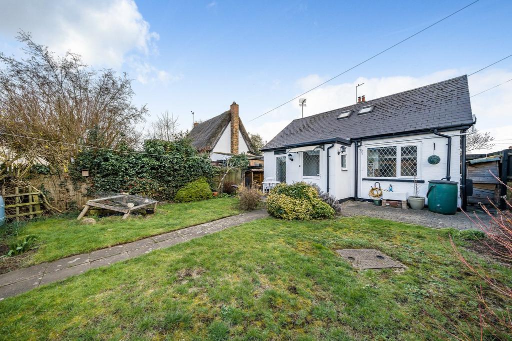 Kings Road, Flitwick, MK45 3 bed chalet - £325,000