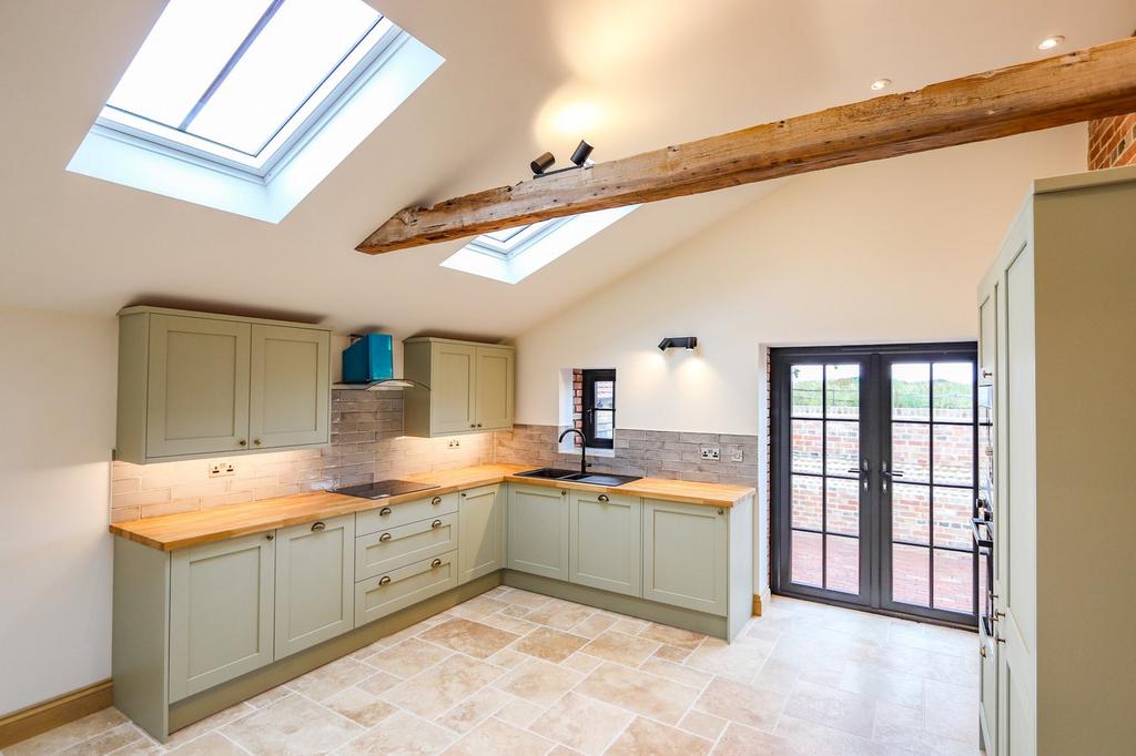 Worsham Lane, BEXHILL on SEA, TN40 2 bed barn conversion for sale - £ ...