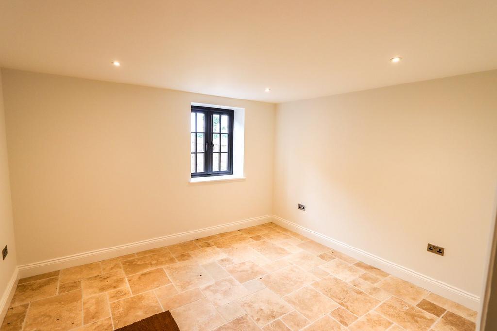 Worsham Lane, BEXHILL on SEA, TN40 2 bed barn conversion for sale - £ ...