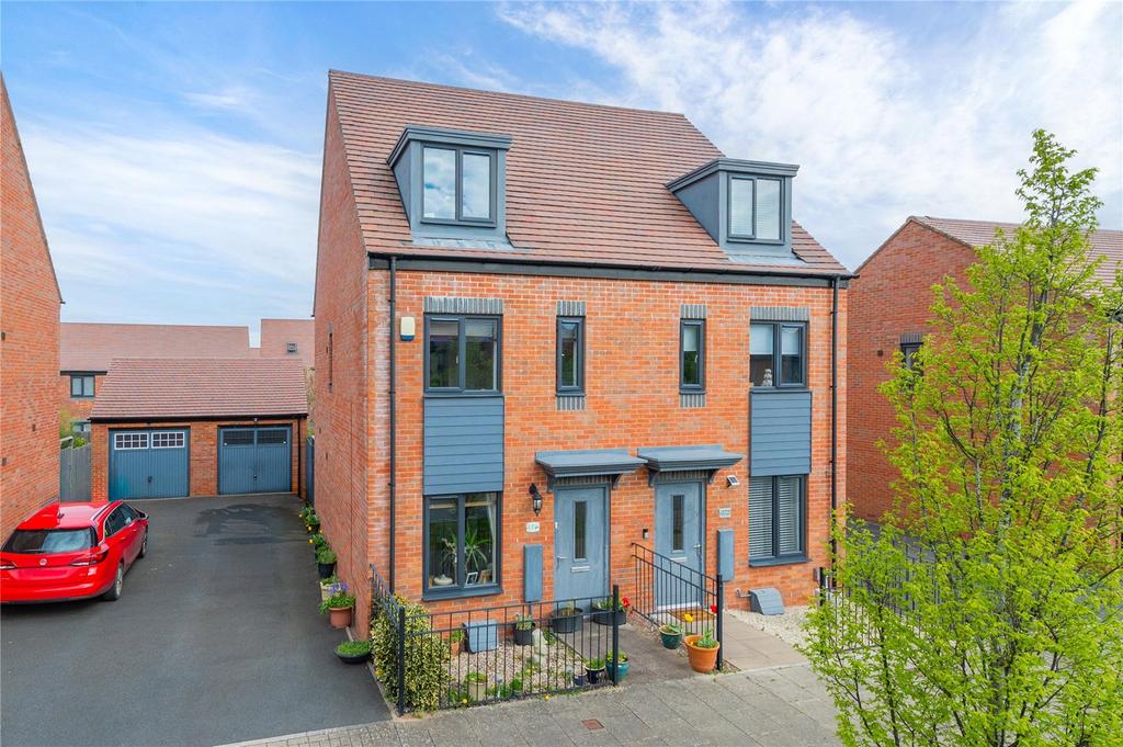 Birchfield Way, Telford, Shropshire, TF3 3 bed semi-detached house - £ ...