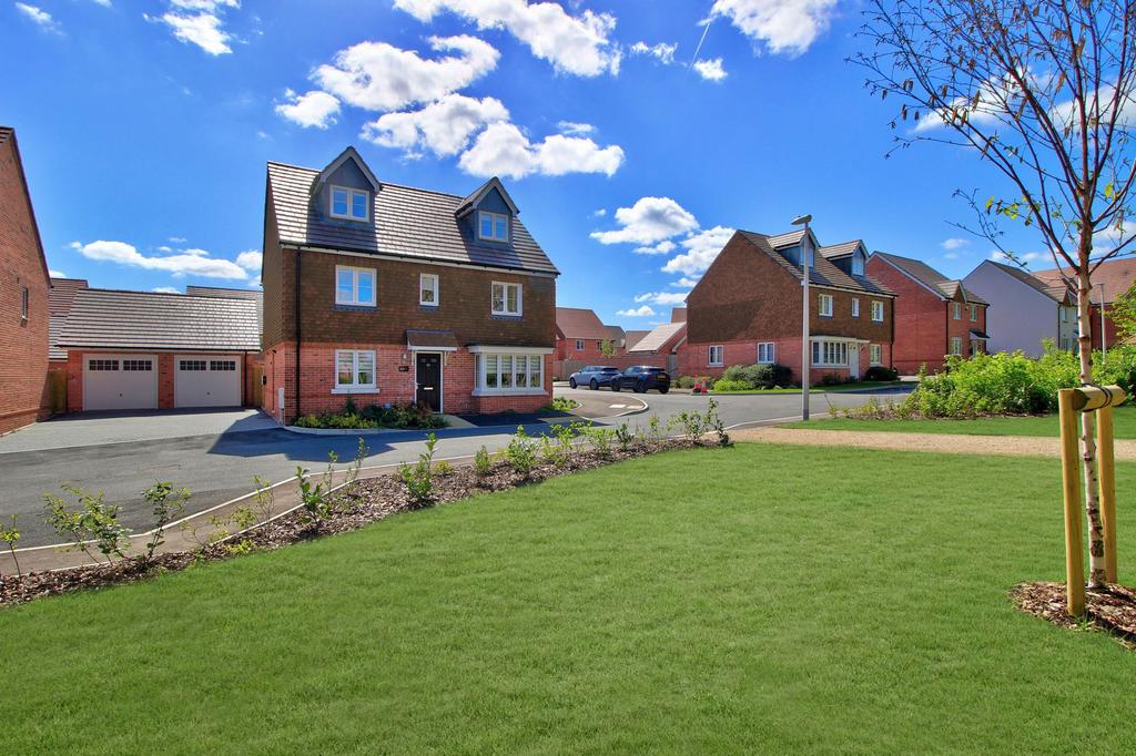 Wokingham RG41 5 bed detached house for sale - £890,000