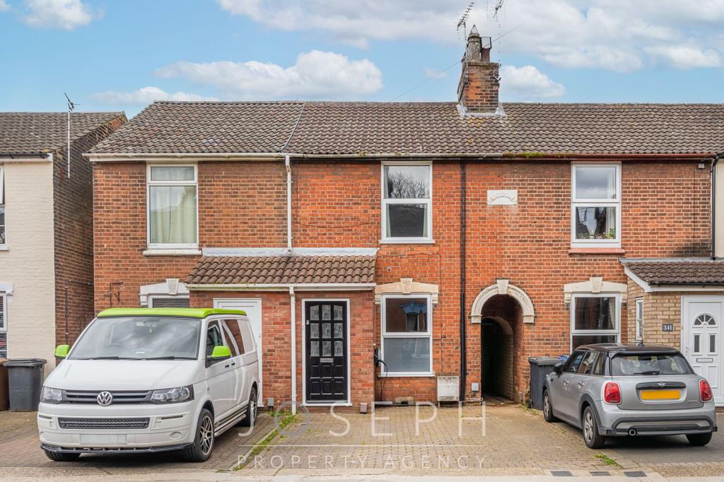 Cauldwell Hall Road, Ipswich, IP4 2 bed terraced house - £200,000