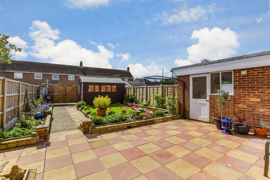 Rype Close, Lydd, Romney Marsh, Kent 3 bed terraced house - £250,000