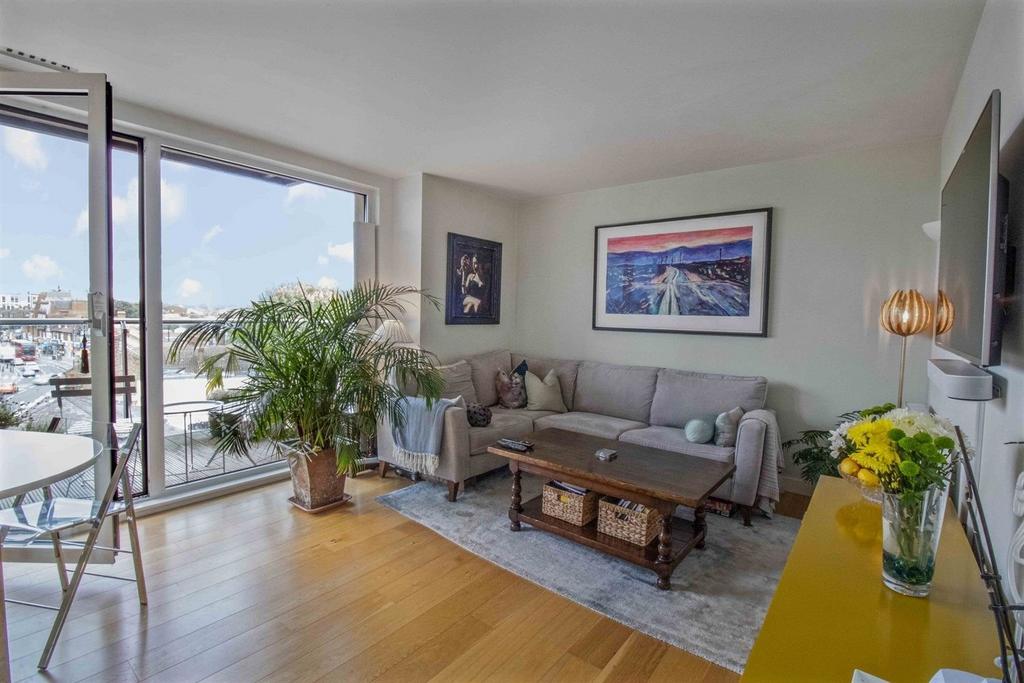 Vantage Building, Station Approach... 2 bed apartment - £350,000